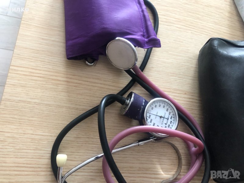 Механичен апарат за кръвно налягане с помпа в Медицинска апаратура в гр