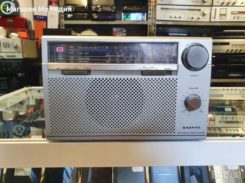 Радио Sanyo RP 8800UM В отлично техническо състояние, добър външен вид ...
